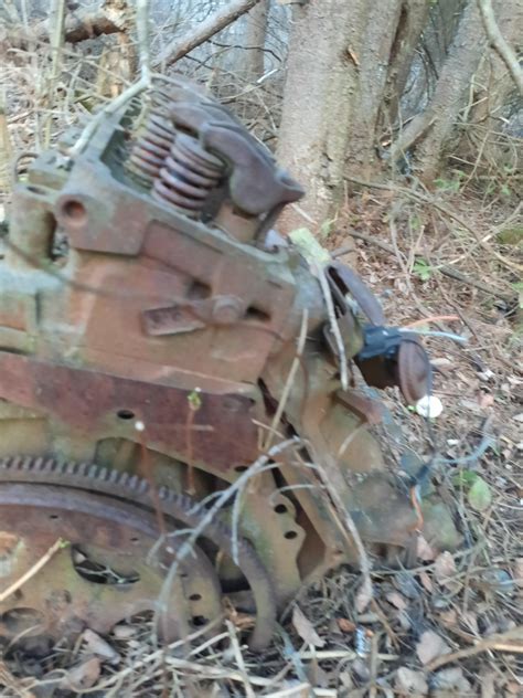 I Found This Old Engine Today I Thinks Its A V6 Small V8 But Idk