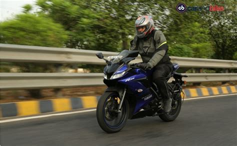 New Colour Variant Of Yamaha Yzf R15 Spotted In Chennai Atelier Yuwa