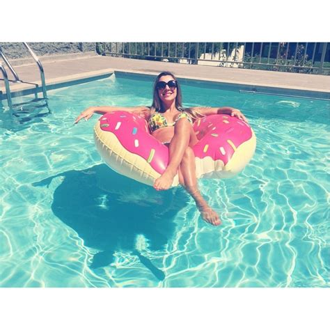 Daniela Urrizolas Feet