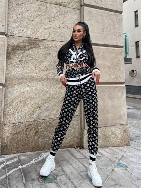 Жіночий костюм Louis Vuitton — ціна 1999 грн у каталозі Брючні костюми Купити жіночі речі за