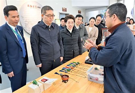 张雁云在天台调研时强调：畅通技能共富链 推动技能型社会建设