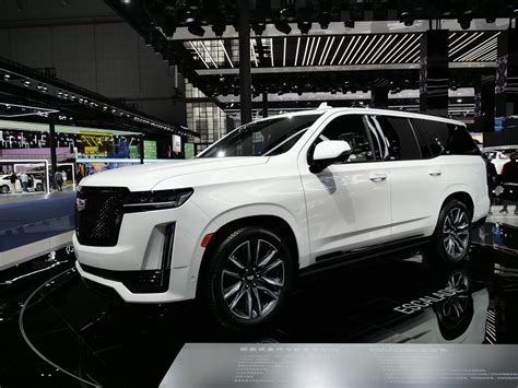 全新一代凯雷德亮相上海车展 搭载62l V8发动机 有望入华销售车家号发现车生活汽车之家
