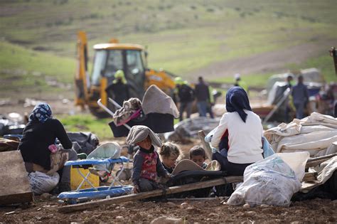 Israël Brûle Des Villages Palestiniens Un Démocrate Revient Sur Ses