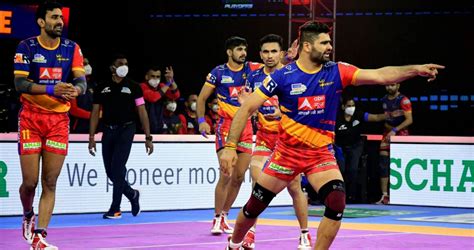 Pkl 2022 में परदीप नरवाल और दिग्गज के ऐतिहासिक कारनामे के बीच टीम की