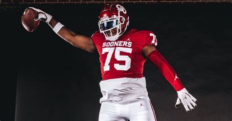 Class Of 2024 OT Daniel Akinkunmi Commits To Oklahoma On3
