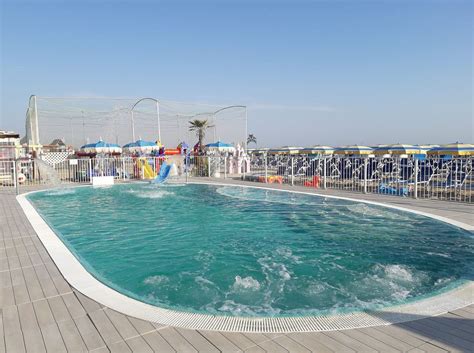 La Playa – Contatta e prenota online