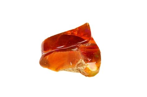 Минеральный камень Macro Amber на белом фоне Премиум Фото