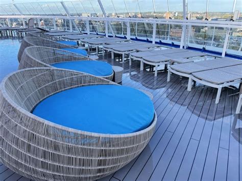 Carnival Freedom Serenity Pool