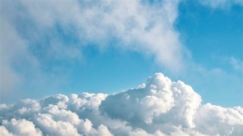 スピリチュアルな雲のメッセージ！幸運をもたらす雲の意味を解説 ウラスピナビ