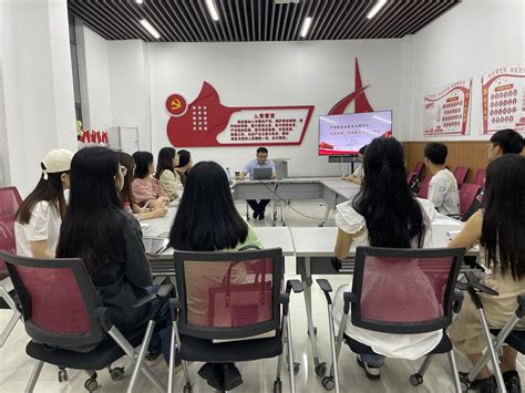 让青春之花绽放在全面建设社会主义现代化国家的火热实践中——外国语学院莫启扬院长在党课上寄语全院学生 重庆大学外国语学院