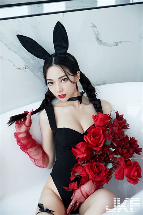 坐擁超高人氣，連續兩年稱霸寶座！「冠軍女郎」啾啾 重磅擔綱 Jkf 一月號封面人物 Cool Style 潮流生活網