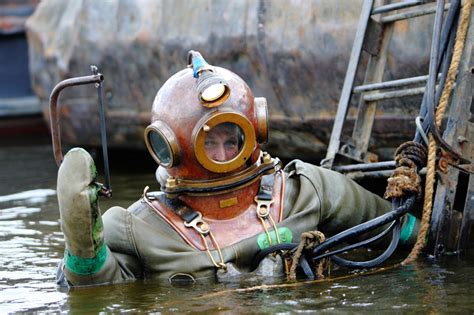 Человек в водолазном костюме 86 фото