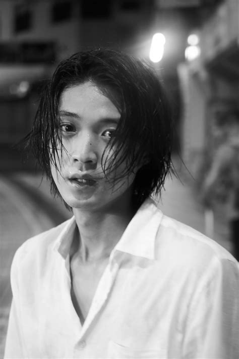 磯村勇斗 ファースト写真集 あなたがみる僕は―― Dvd付 磯村勇斗 Hmvandbooks Online 9784048961592