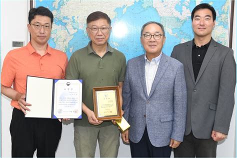 북한대학원대학교 University Of North Korean Studies