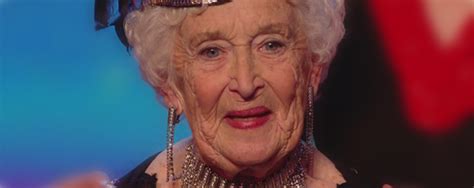 Jarige Oma Doet Wilde Salsa Prutsfm