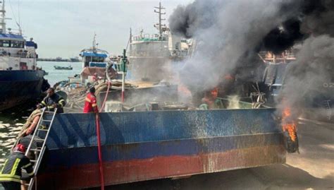 عاجل انفجار ضخم يهز ميناء شهيد رجائي في بندر عباس جنوب إيران فيديو