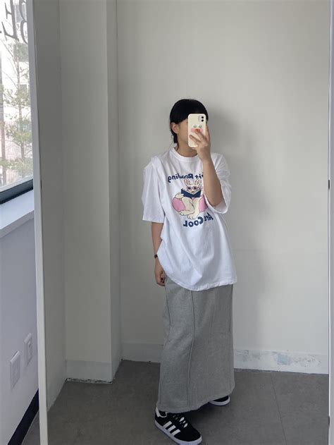 에그베리 여자 오버핏 박시한 끼토 티셔츠 화이트 그레이 백메란지