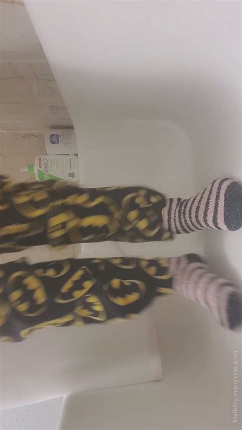 Girl Pee Explode ThisVid Com Girl Pee Explode ThisVid Com