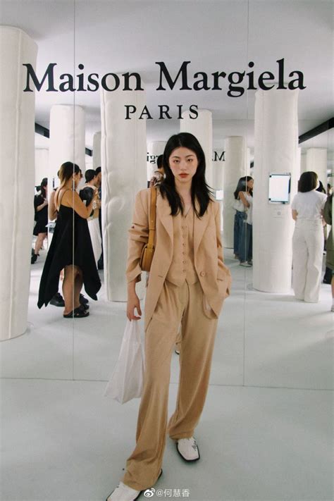 Shes 何慧香 Hé Huìxiāng Shes Chinese model so you can follow her on