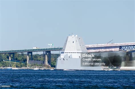 Uss 줌왈트 구축함에 대한 스톡 사진 및 기타 이미지 구축함 해군 군함 Istock