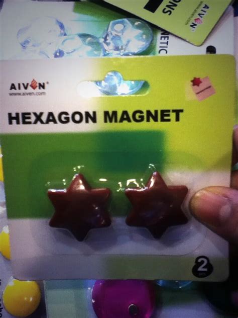 Hexagon Magnets Scrolller