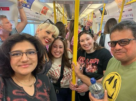 Yesterday I Met Taylor Swift On The London Tube Okay Thats A Total Lie She Was A Kinda