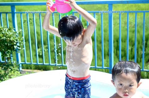 水遊び 写真素材 フォトライブラリー photolibrary
