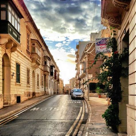 Triq Rodolfu Sliema Malta Valletta Street