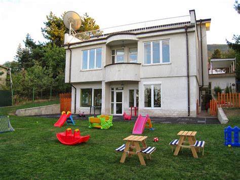 12 отзива за Частна Детска Градина и ясла Усмивка Детска градина в София София