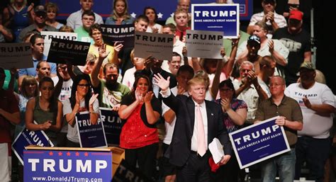 Donald Trump And Hillary Clinton 2016 A Tale Of 2 Iowa Rallies Politico