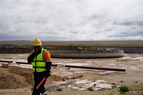 Ерөнхий сайд Л Оюун Эрдэнэ Газрын тос боловсруулах үйлдвэрийн бүтээн байгуулалтын явцтай танилцлаа