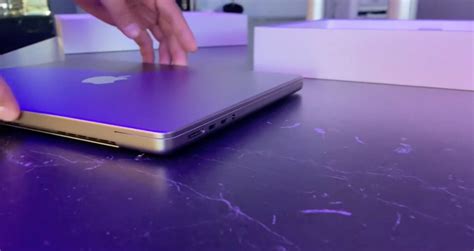 First Unboxing Video And Photos Surface Of New 14 Inch Macbook Pro