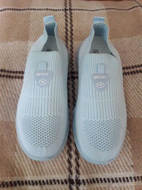 Жіночі кросівки — ціна 900 грн у каталозі Кросівки Купити жіночі речі за доступною ціною на Шафі