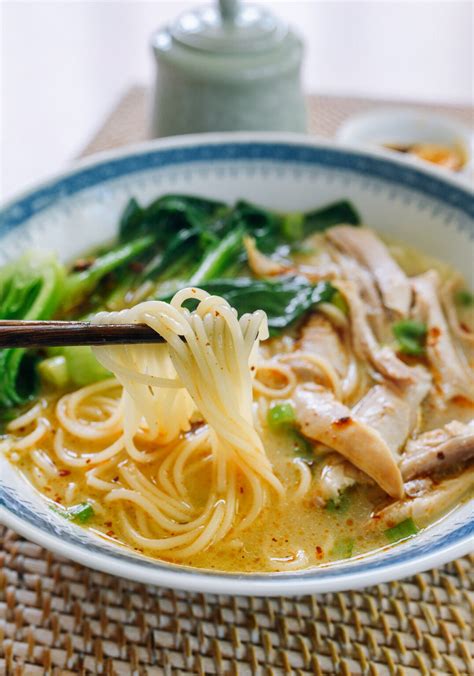 Chinese Chicken Noodle Soup 鸡汤面 The Woks Of Life