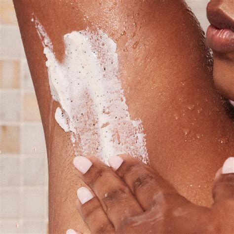 Smoothing Shave Prep Scrub Flamingo