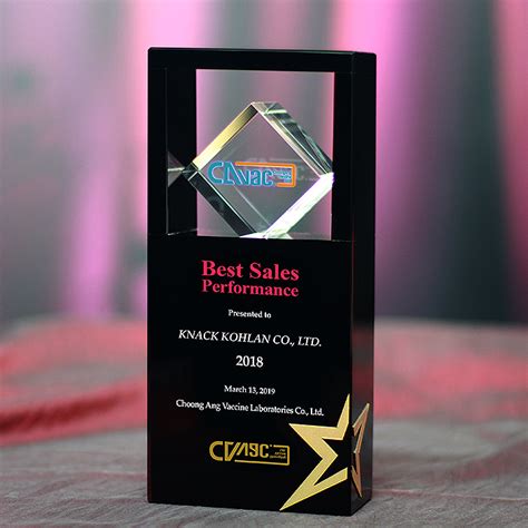 크리티 크리스탈상패 골프트로피 감사패 공로패 기념패 이글패 근조기 명패 크리티 크리스탈상패 골프트로피 감사패 공로패 기념패 이글패 근조기 명패