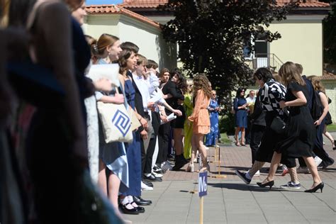 Vilniaus Vytauto Didžiojo Gimnazijoje Nuskambėjo Paskutinis Skambutis