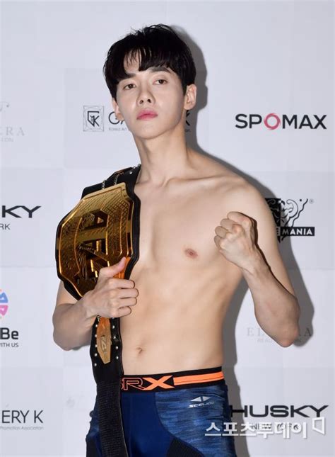 St포토 트롯파이터 이대원 주먹을 불끈