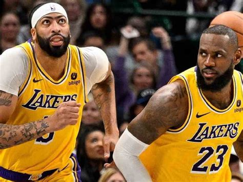 Watch Anthony Davis Full Court Assist To Lebron James For A