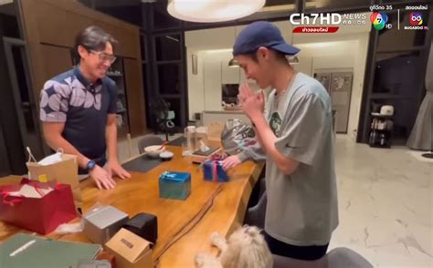 ข่าวครอบครัวพร้อมหน้า เจ ปิ่น ร่วมเฟรมพร้อมลูก ๆ ฉลองคริสต์มาส เผยคลิปโมเมนต์แลกของขวัญสุดอบอุ่น