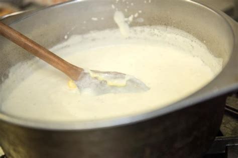 Comment faire de la crème liquide maison Recette facile et délicieuse