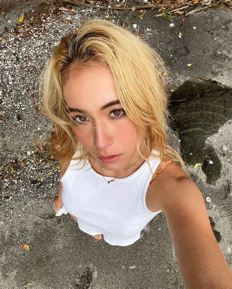 Amiさんのインスタグラム写真 Amiinstagram「more Naturally🤍👣」3月17日 18時52分 Ami