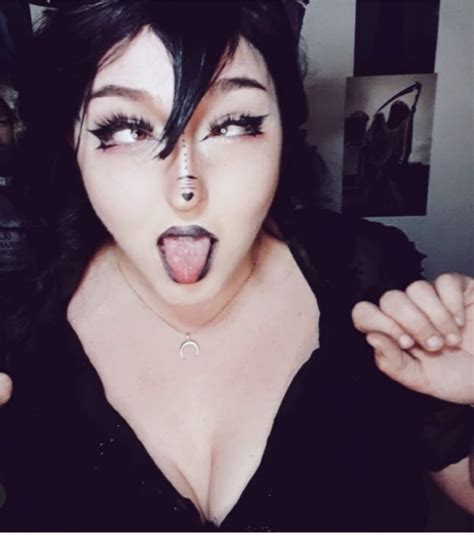 Why Am I Making This Face Scrolller