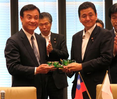 台日友好！日首相胞弟：今年是台日關係再啟動的一年 一零一傳媒