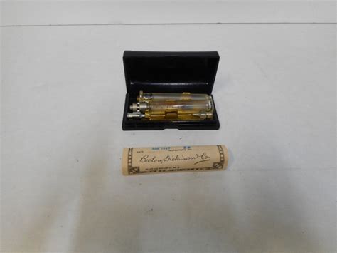 2 Cc Record Glass Syringe 2 Needles And Pocket Case Becton