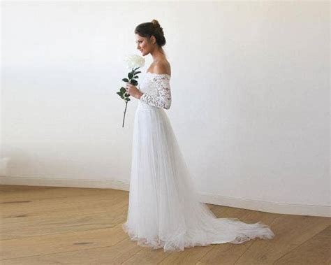30 Best Lace Wedding Dresses Of All Time Yourtango