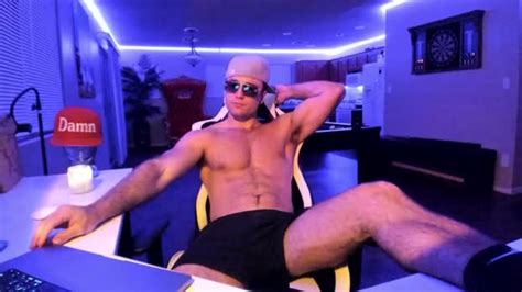 Damn Whos That 28 05 2023 Males Naked GayWebcamBlog