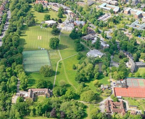 Leighton Park School 海外升學專家 Hkies 海升國際教育服務中心 海外升學專家 Hkies 海升國際