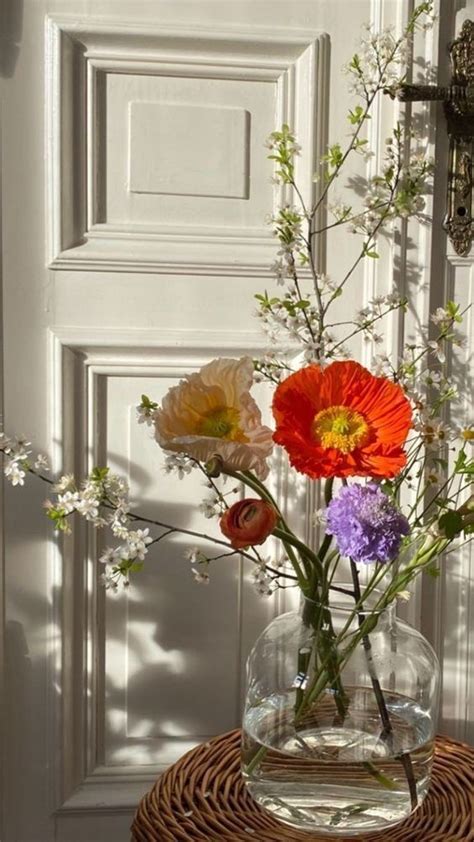Beautiful Minimalistic Wildflower Bouquet Flower Vase Arrangements