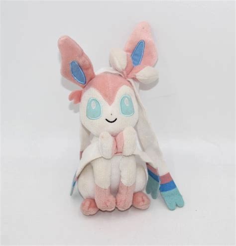 Sylveon Sitting